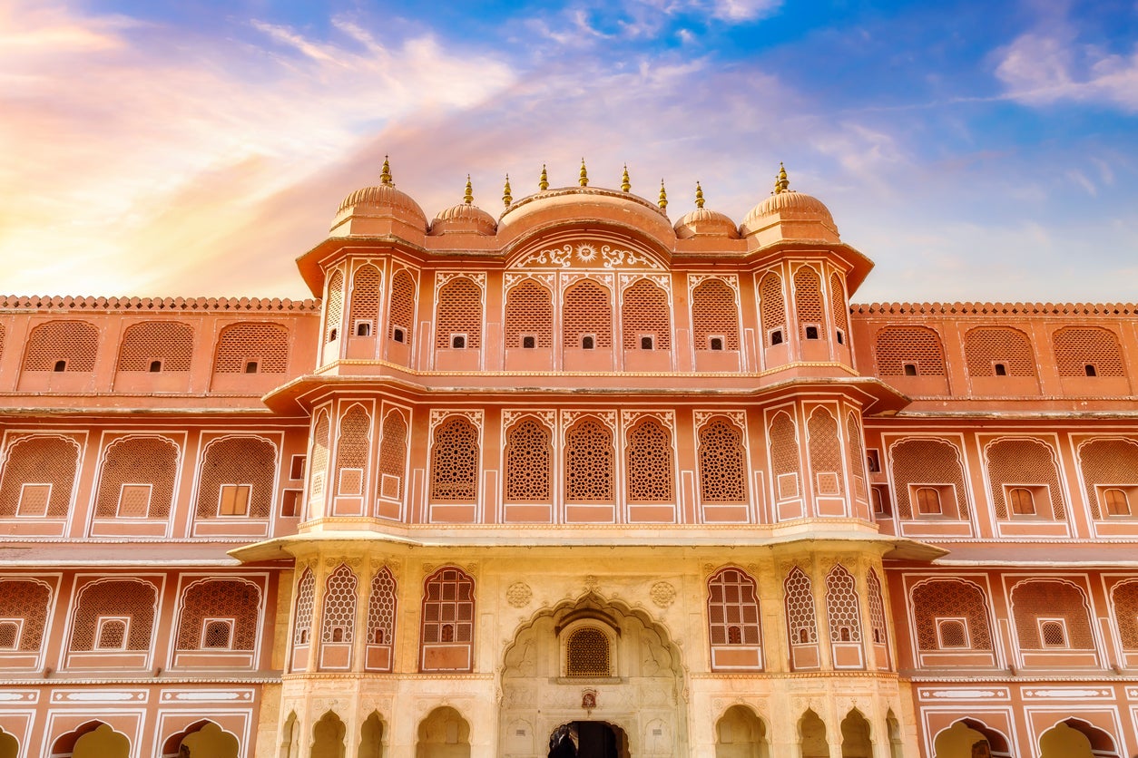 15 Most Famous Forts & Palaces In Rajasthan You Must Visit